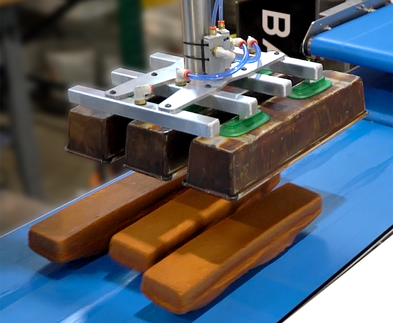 depanners and depanning for muffins and bread | Apex Motion Control - Cobots, Robots and ...